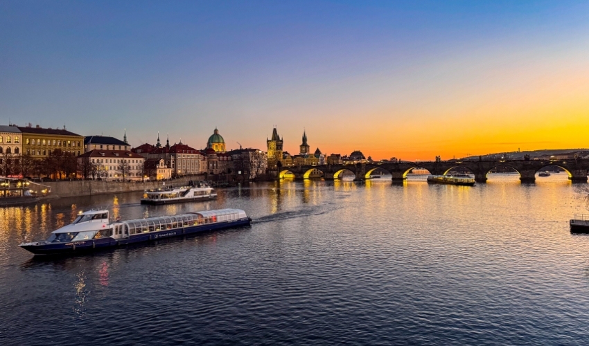 Excursie Praga și împrejurimi (Dresda, Karlovy Vary sau Kutna Hora)